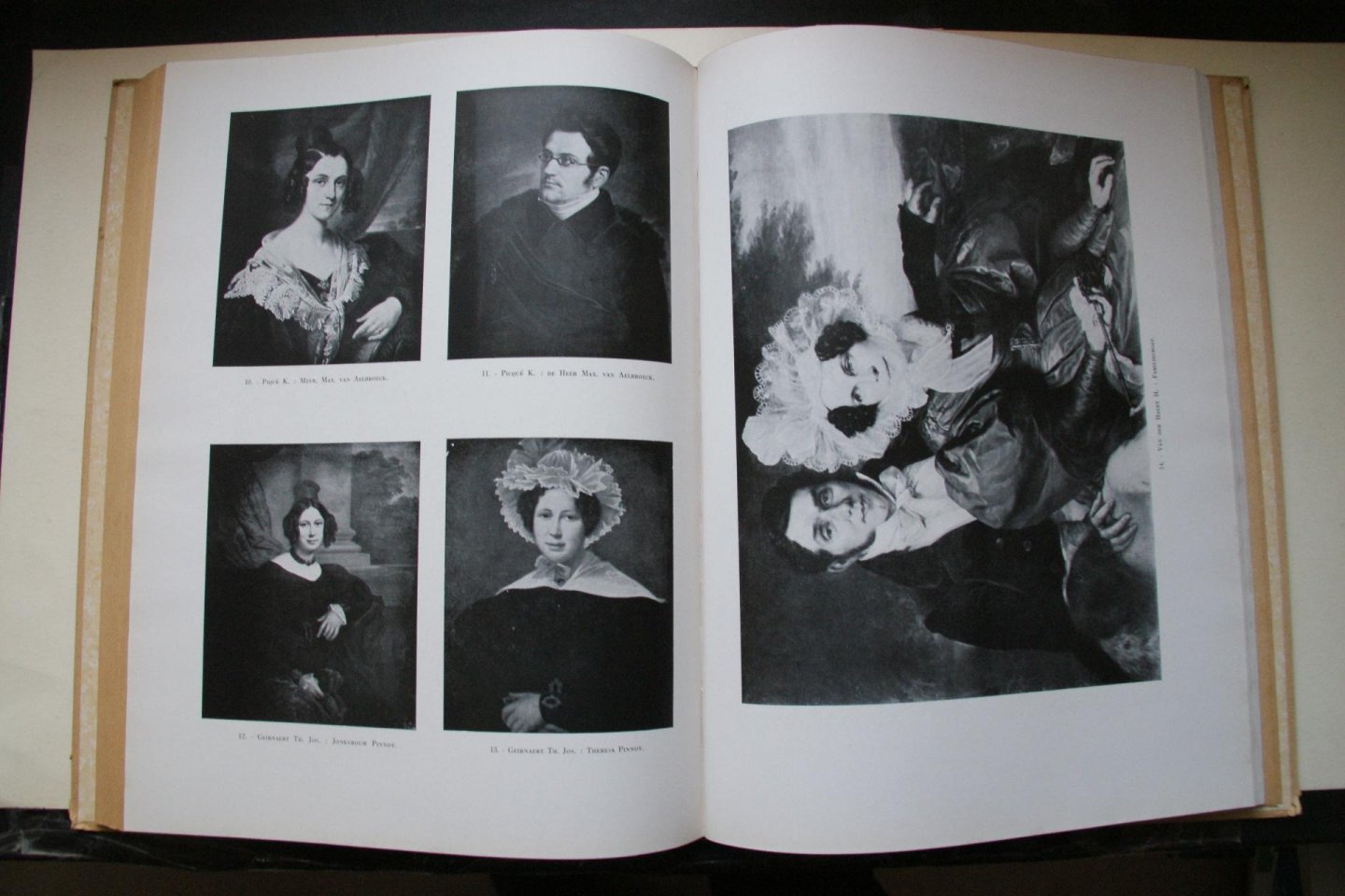 Boekwinkeltjes.nl - J. Muls - Een Eeuw Portret In Belgie